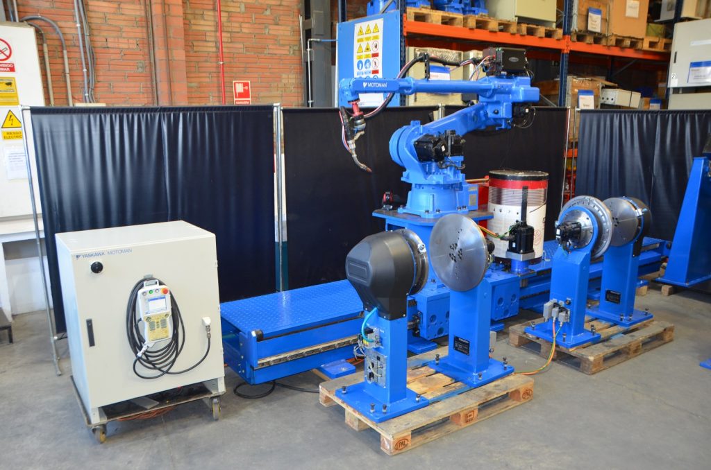 MOTOMAN WELDING CELL WITH HP50-20 ROBOT, NX100 CONTROLLER, FRONIUS, 2 ...